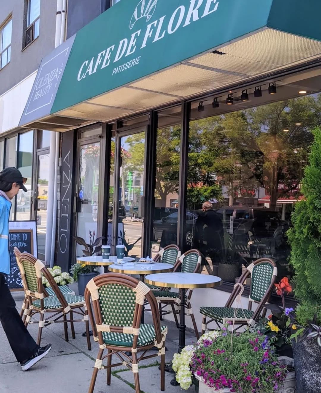 Gallery – Cafe De Flore patisserie